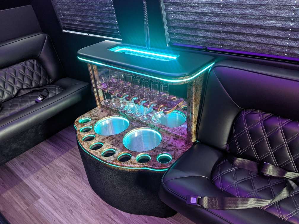 Limo Party Bus - First class transportation to airport, meetings or ...